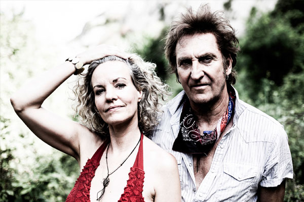 Melanie Wiegmann und Carl Carlton sind mit "Glory Of Love" auf Tour ...